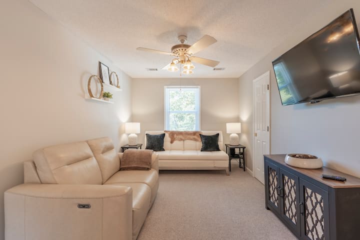 Carriage House In Travelers Rest - Saluda Lake, SC