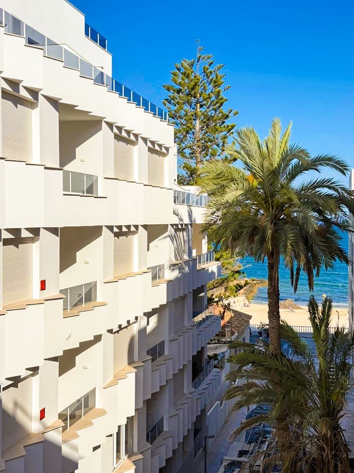 Beach Apartments 1 Minute Walk To Locos Beach - Torrevieja