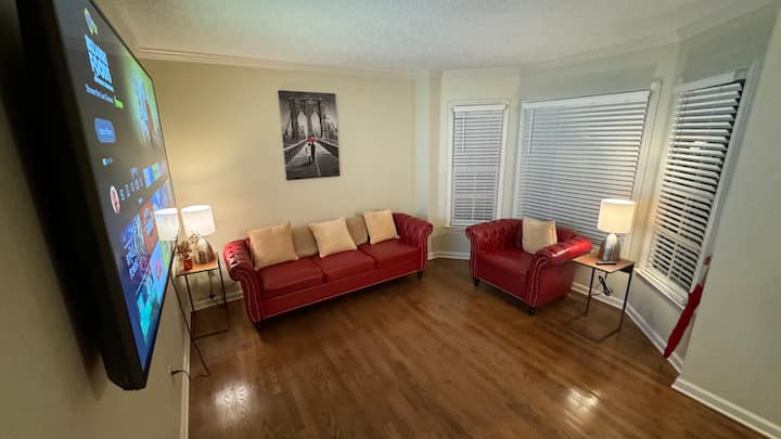 Large Townhouse With Private Bathrooms, Big Screen - Fort Patrick Henry Lake, TN