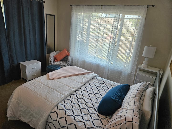 Recreation Retreat #2
Nice Room - Merced, CA