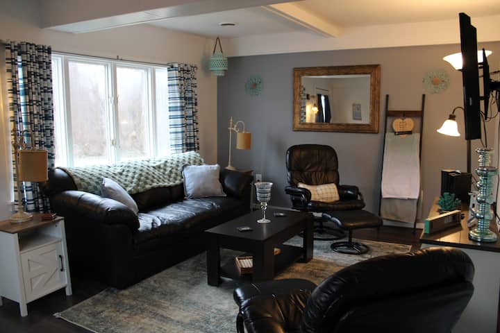 Crooked Cottage Under 1 Mile To Beach On Lake Erie - Lake Erie, PA