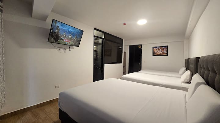 Cuádruple, Céntrico, Desayuno Incluido - Aguas Calientes