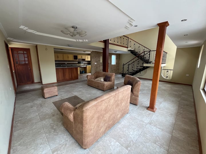 Amplio Departamento Entero - Cuenca