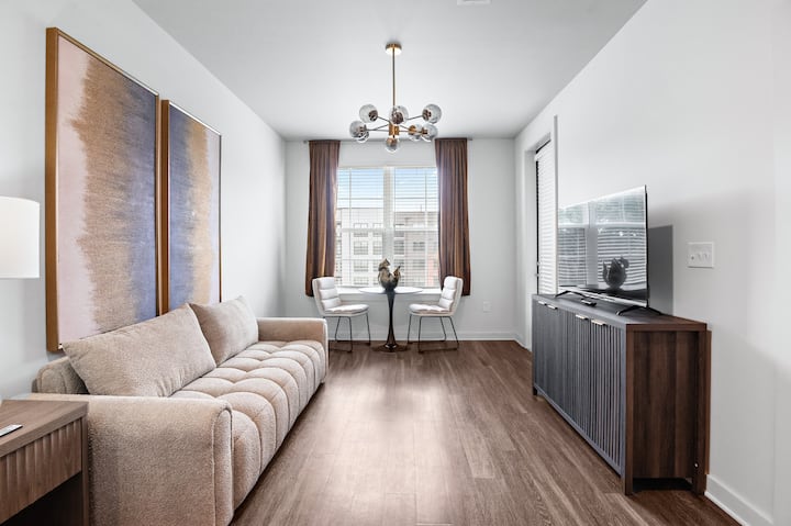 King Bed 1br West Midtown | Pool Access | Sleeps 3 - Atlanta, GA