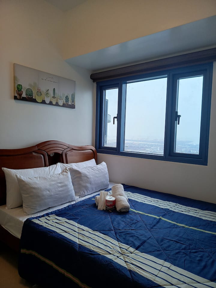 11 Staycation Infront Of Us Embassy W/pay Parking - Manila