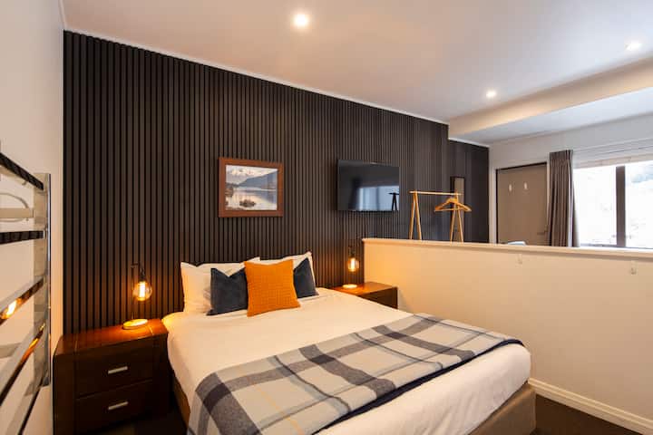 Studio Apartment, Mountain Views - Queenstown
