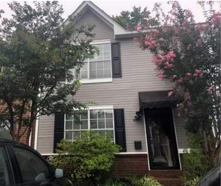 Charming Cozy Townhouse - Southaven, MS
