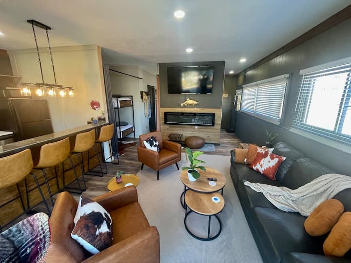 Lake Front Cottage, Boat Dock, Deck, Pm Lake (A) - Ludington, MI