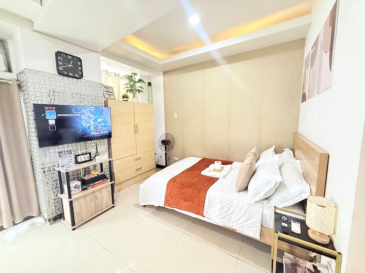 Manhattan Staycation At Araneta Center Cubao, Q.c - Quezon City