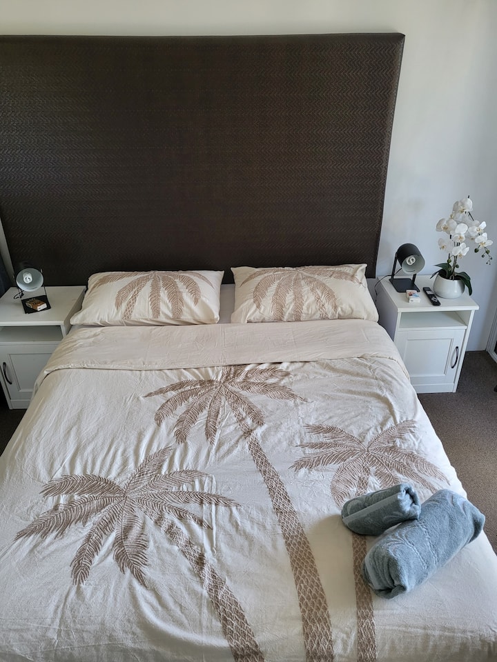Beach Escape Haven - Broadbeach
