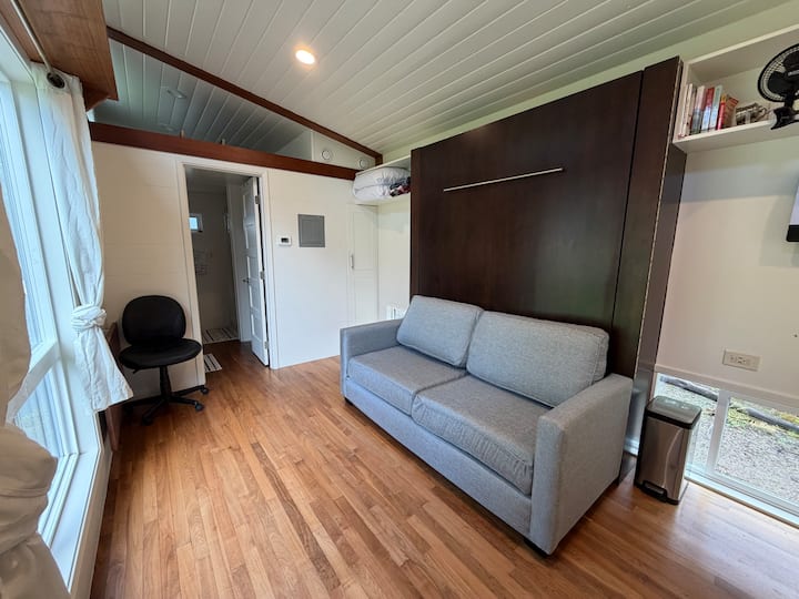 Charming Tiny Home Retreat - Olympia, WA
