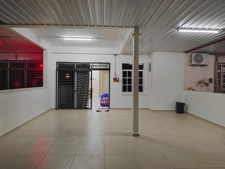 Convenient And Spacious House - Tanjung Piandang