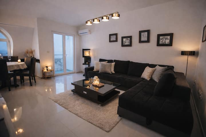 Lake View Double Balcony Apt Near Lake & Old Town - Ohrid