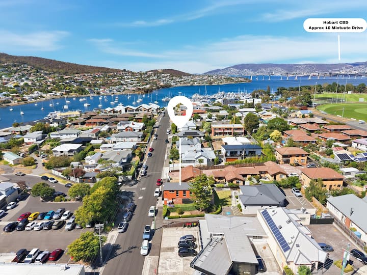 The Barbers Hyde - Hobart