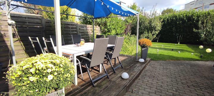 House For Trade Visitors, Business People, Family - Willich