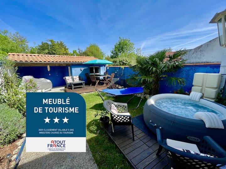 La Maison Bleue :
Jacuzzi, Plage Et Port à Pied - La Rochelle
