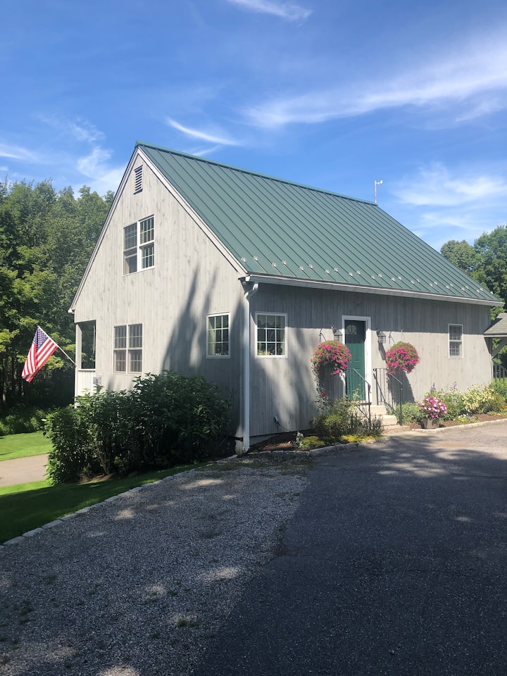 Country Garden Apartment - Bantam Lake, CT