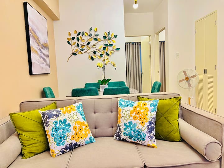 Classy & Cozy 2br Suite W/ Karaoke Near Cubao - Quezon City