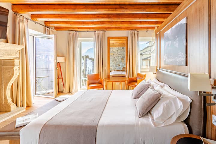 Front Lake Suite With Balcony - Lecco