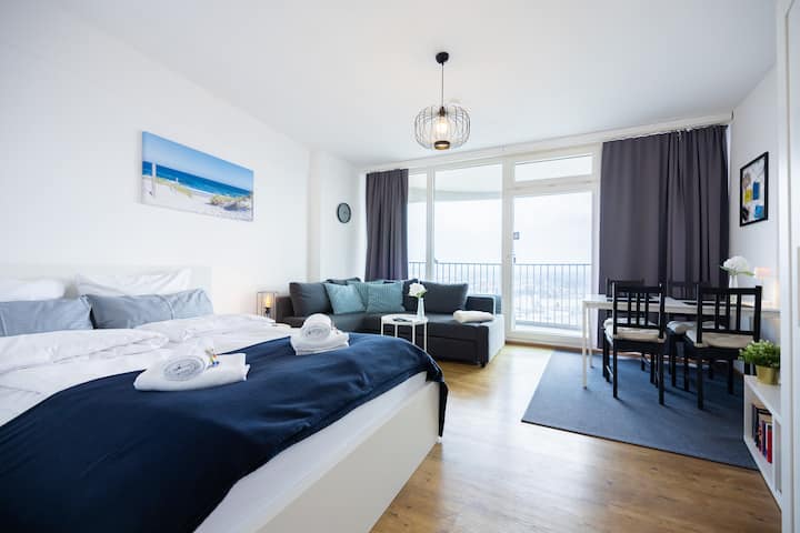 Skyline Suite Augsburg | Balcony & Central - Bobingen