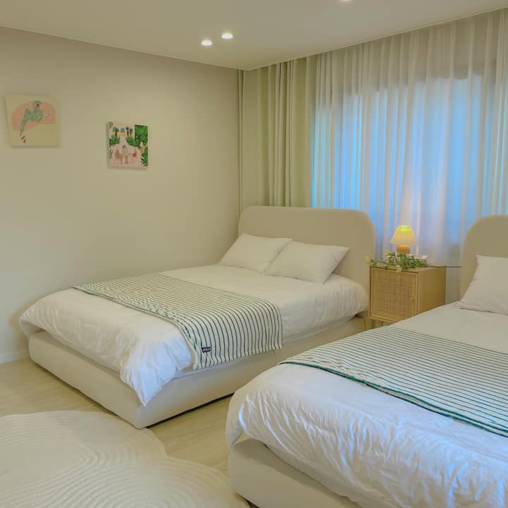 수영역도보2분 | 광안리해변 | 부산불꽃축제 | 쾌적하고아늑한투룸독채 | 짐보관서비스 | - Busan