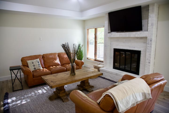 Cozy Stay Walkable To Medical Mile! Luxury Bath - Springfield, MO