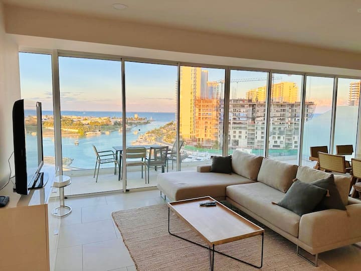 Luxurious Retreat In Exclusive Puerto Cancun - Cancún