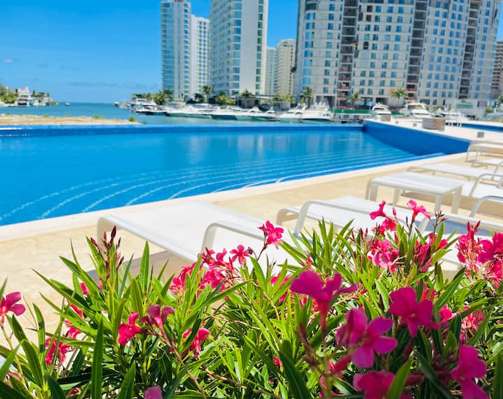 Luxurious Retreat In Exclusive Puerto Cancun - Cancún