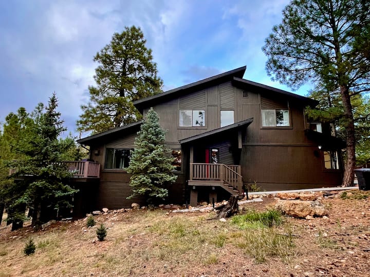 New Luxury Country Club Cabin Forest Wdeck Hot Tub - Flagstaff, AZ