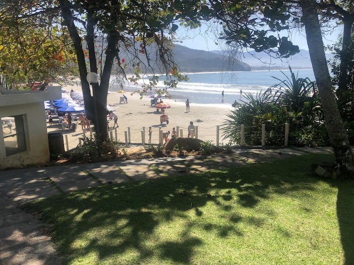 Flat Pé Na Areia No Mar - Ubatuba