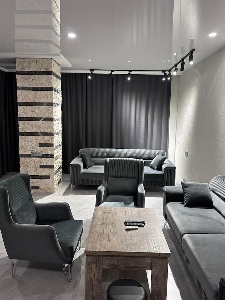 Просторная кв 90 м - Batumi