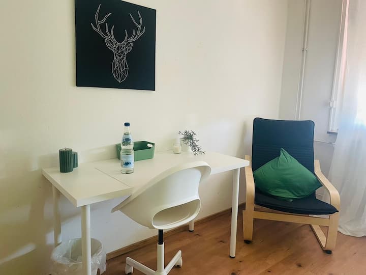 Grünes Zimmer Mit Arbeitsbereich - 卡塞爾