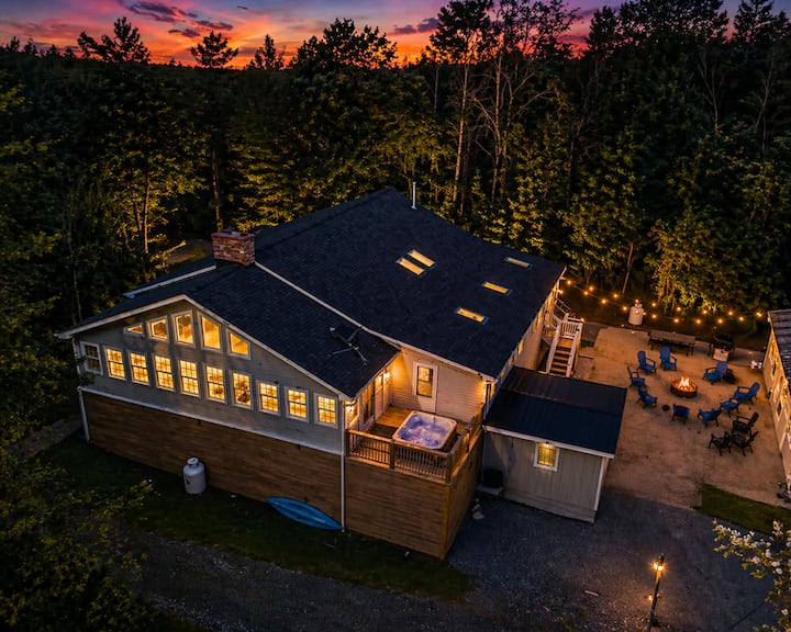 9br River House | Pool Theater Dock Firepit Hottub - Stanley, VA