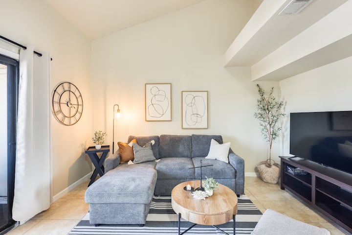 Executive Condo In The Heart Of Phoenix! - Phoenix, AZ