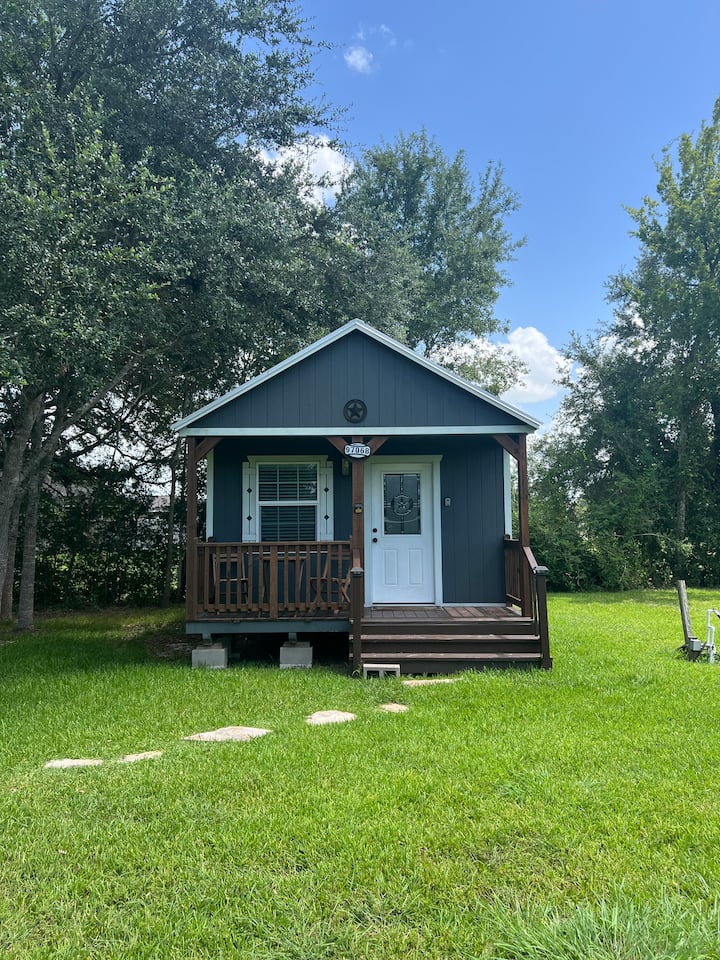 Cozy Cabin-center Of Pearland B - Pearland, TX