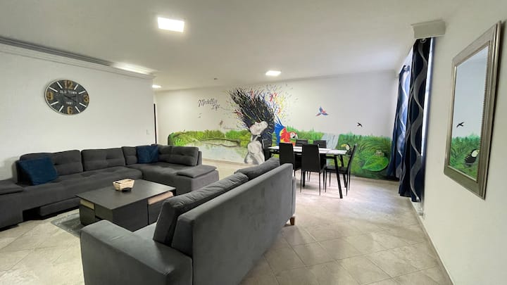 Large 4br Renovated Apt, Ac, Provenza & Lleras! - Colombie
