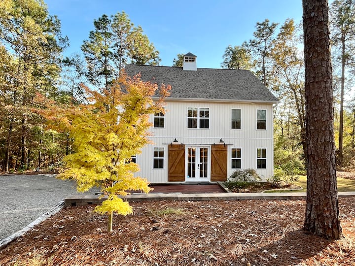 Unique Modern “Barngalo” - 3 Mi To Downtown Aiken - Aiken, SC