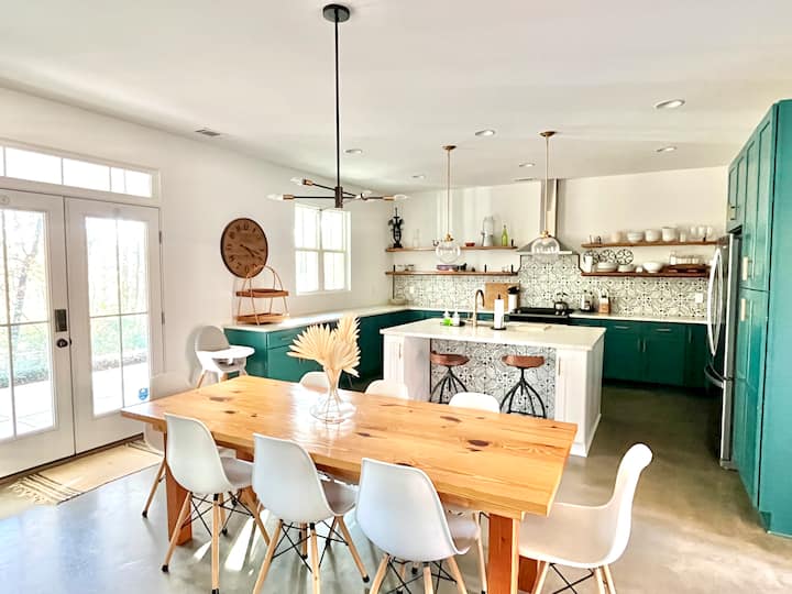 Unique Modern “Barngalo” - 3 Mi To Downtown Aiken - Aiken, SC