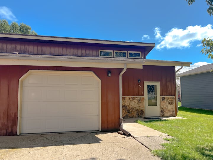 Charming 4-bed, 2-bath Home - Watertown, SD