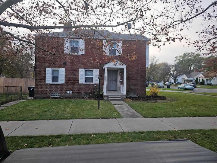 Townhouse In Detroit (No 420 Here) - Detroit