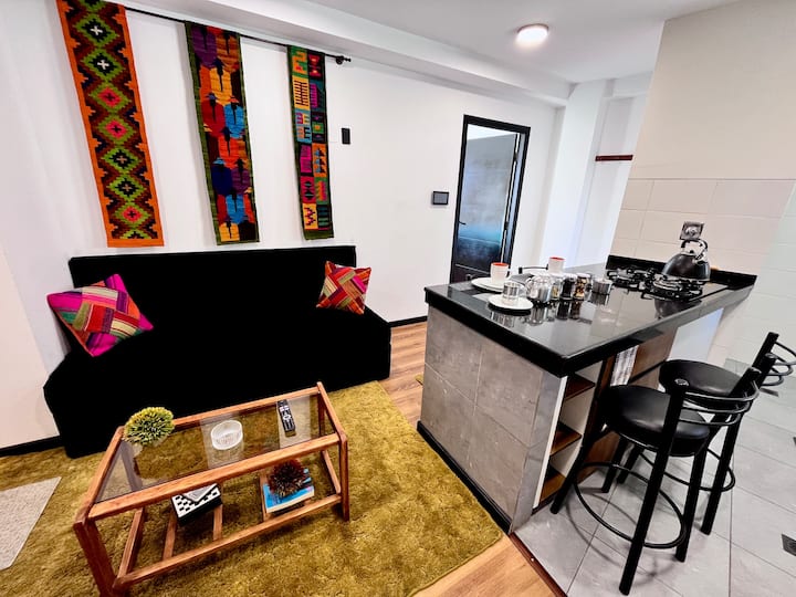 Central & Cozy Apt | Perfect For Work Or Travel - La Paz
