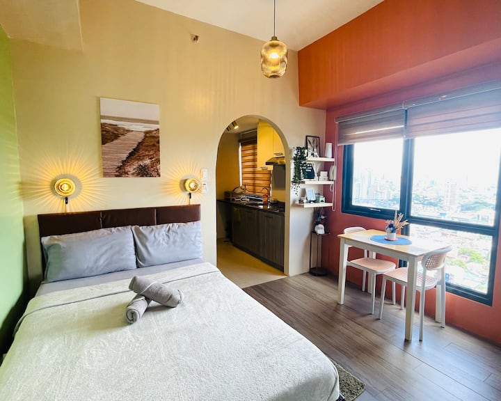 Berallen's View - @ The Sentinel Residences Suites - Cuba