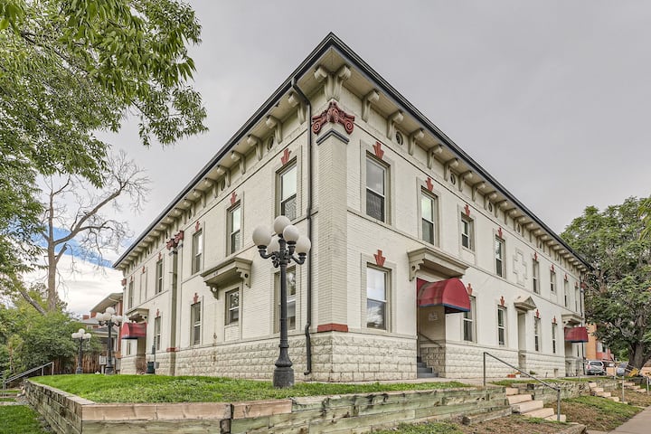 Brand Newly Remodeled “Logan Street” Urban Condo - Denver