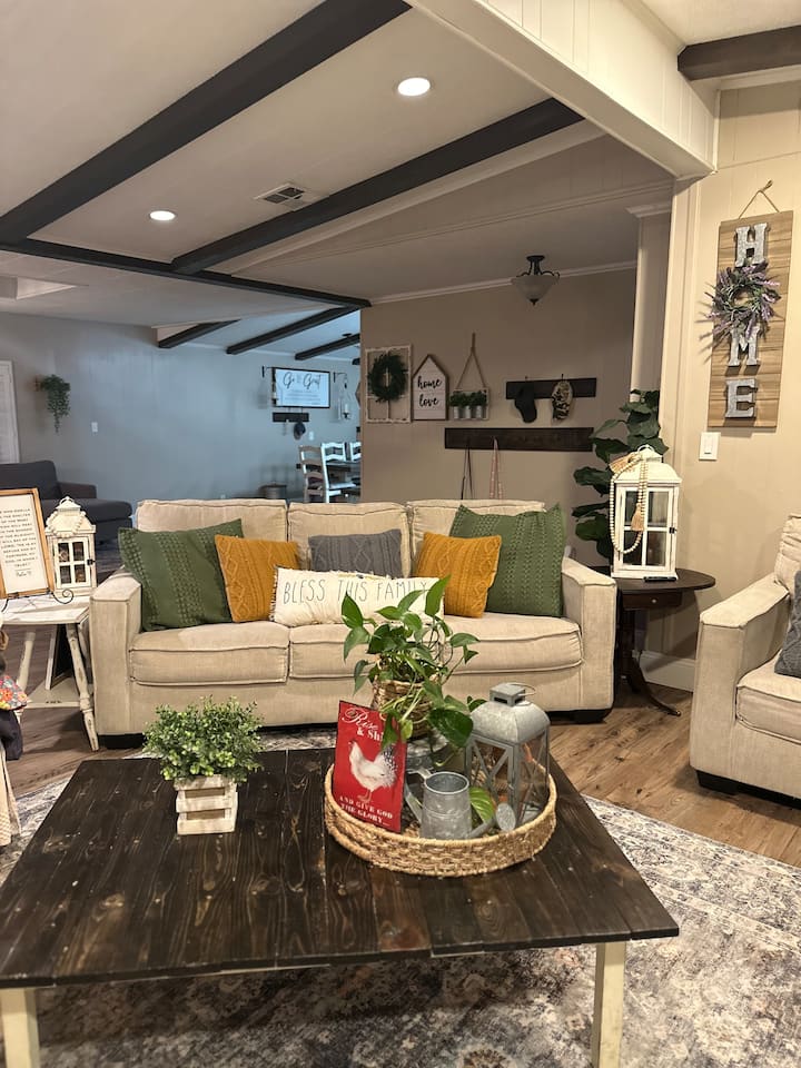 2000 Sq Foot Farmhouse - Ontario, CA