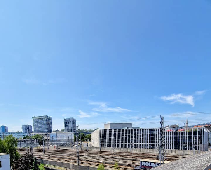 City Apartment Mit Terrasse, Ausblick & Parkplatz - Linz