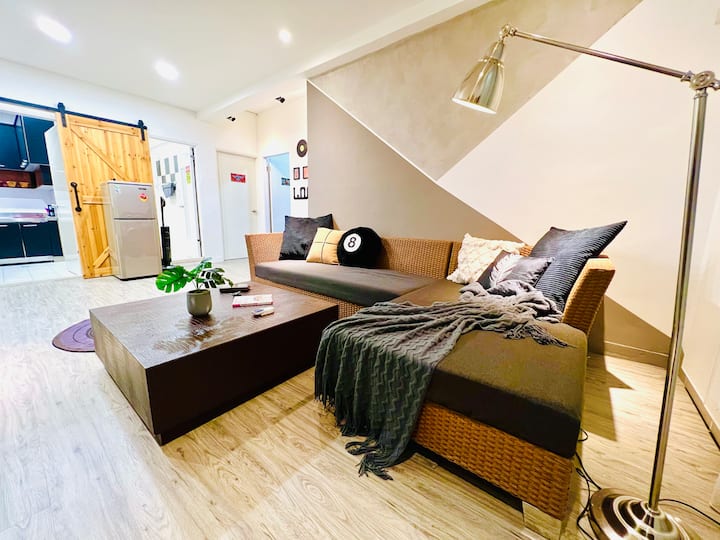 華美街溪旁大雅房-近Sogo走路5分鐘 - 烏日區