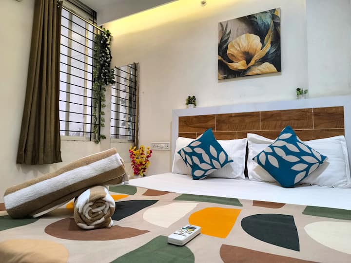 Orraica | Entire 1bhk | Wifi | Ac | Tv - Indore