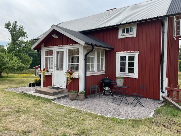 Charmig Timmerstuga I Glasriket - Nybro