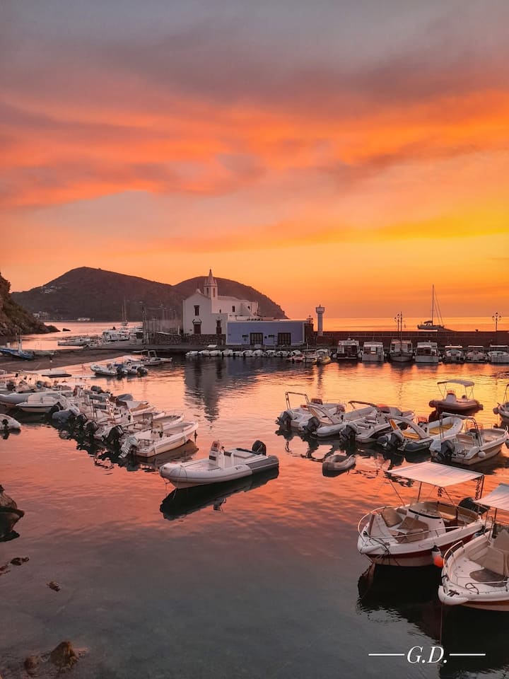 Loft 80 Mq. 3 Zone Notte, Cucina E Colazione. - Lipari