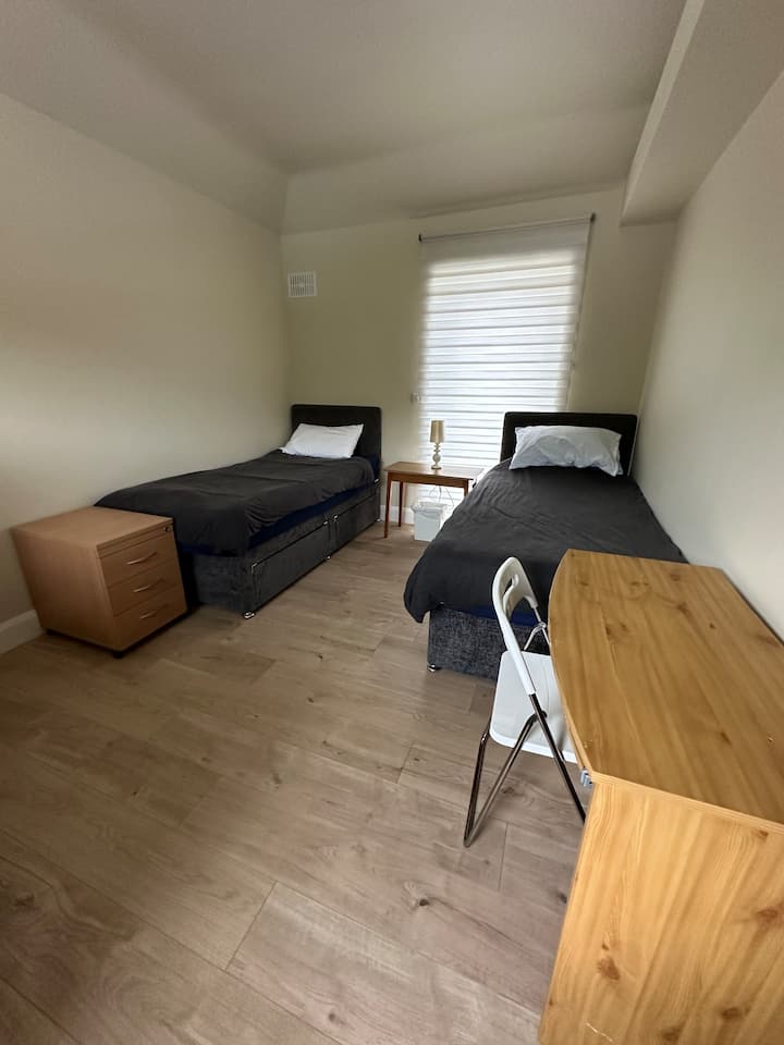 Twin Room - Newly Renovated - Maynooth